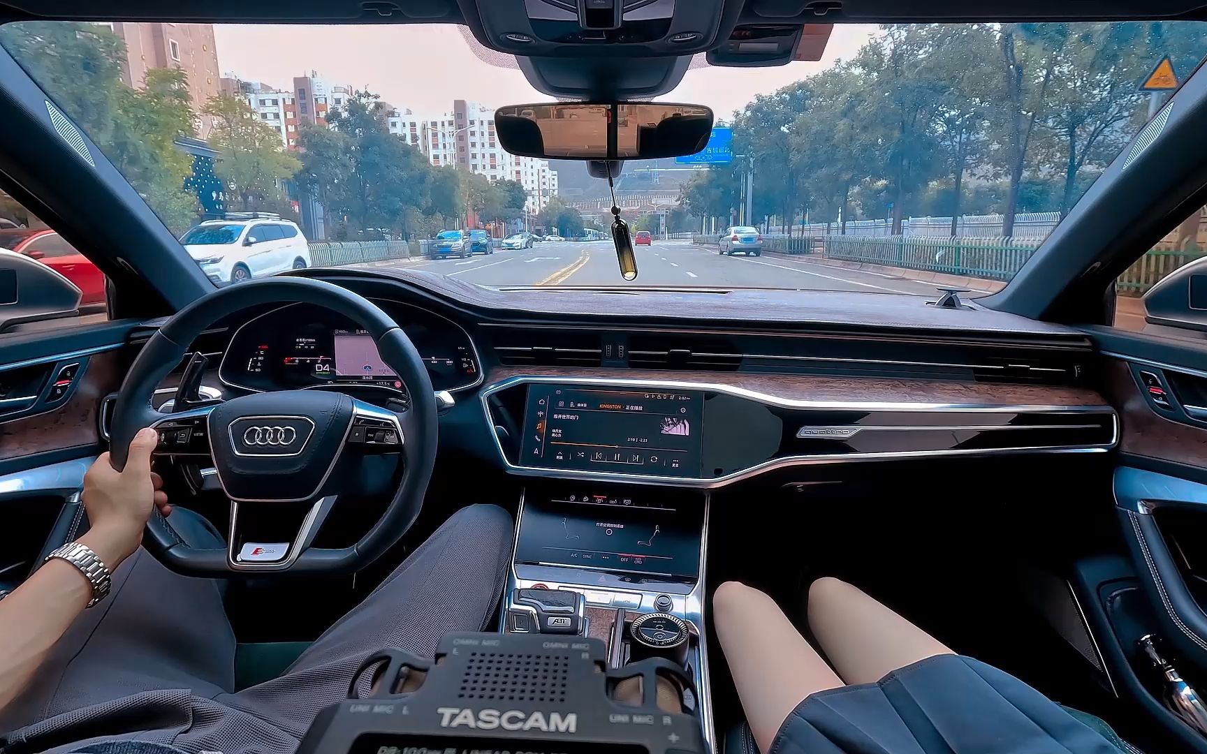 杨乃文《推开世界的门》奥迪A6L大B&O音响 《A6L大bo全网首发》（录音笔正中录制）（动态录制）-奥迪A6L大BO音乐台-奥迪A6L大BO音乐台-哔哩哔哩视频