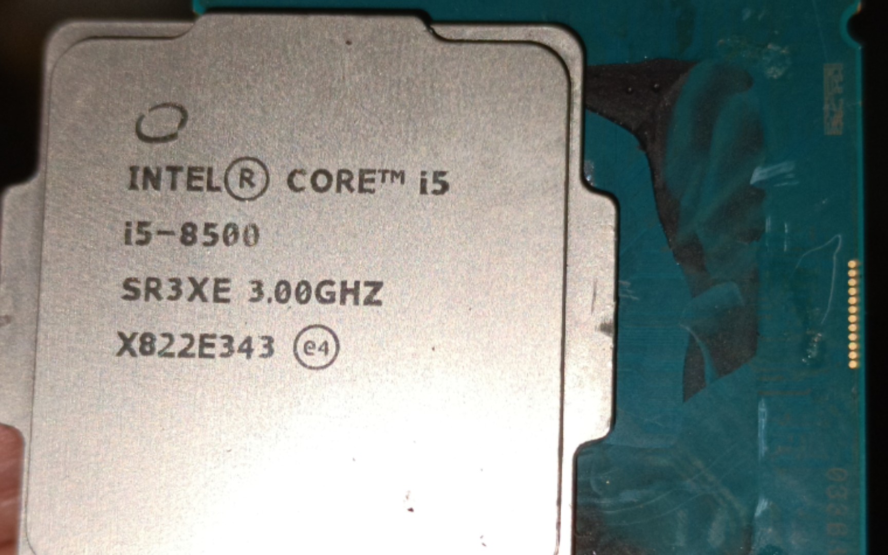i5 8500 CPU开盖结果是个空壳u_哔哩哔哩_bilibili