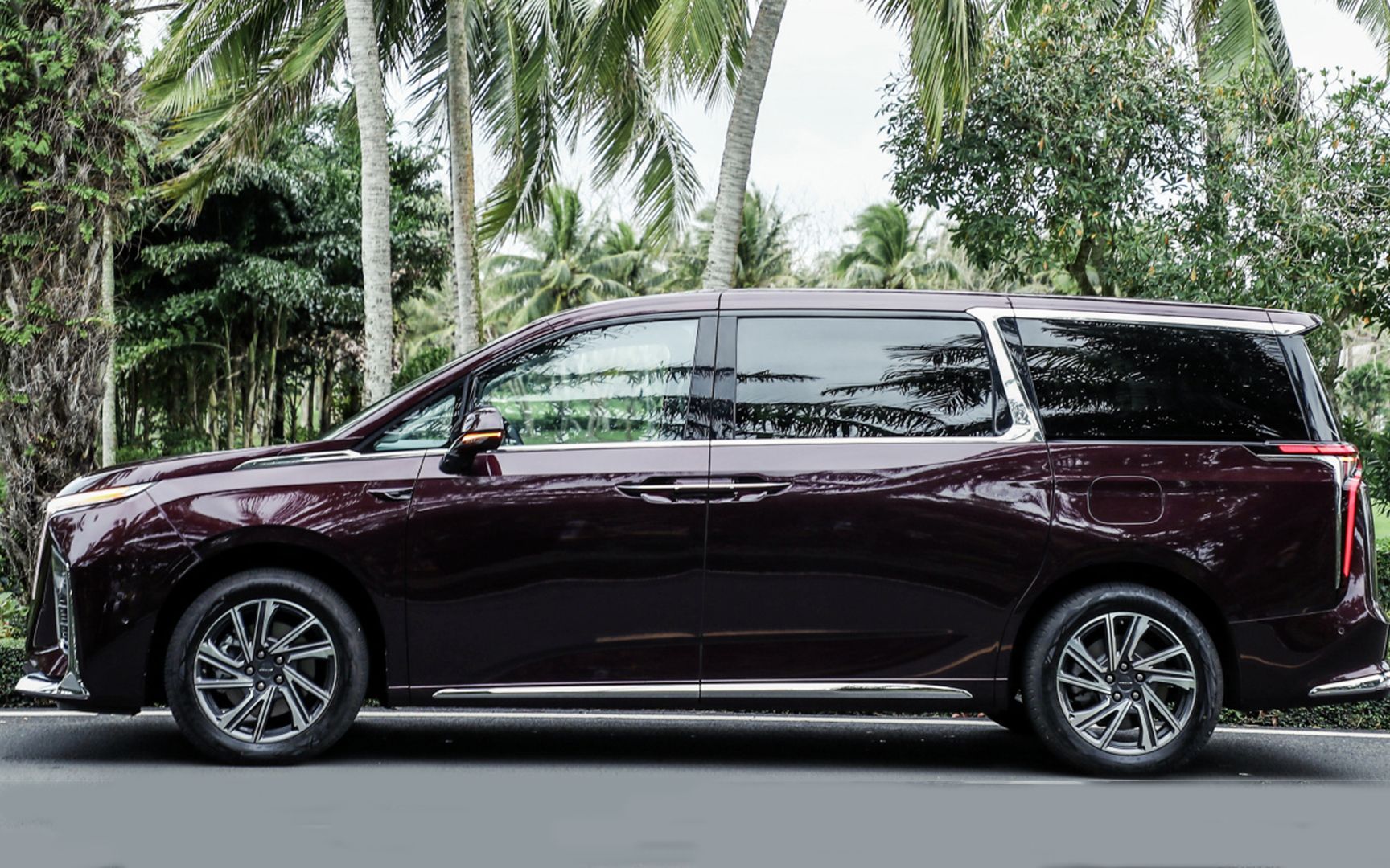 中大型MPV新选择！比GL8大气，车长5280mm轴距3米2，2.0T234马力_哔哩哔哩_bilibili