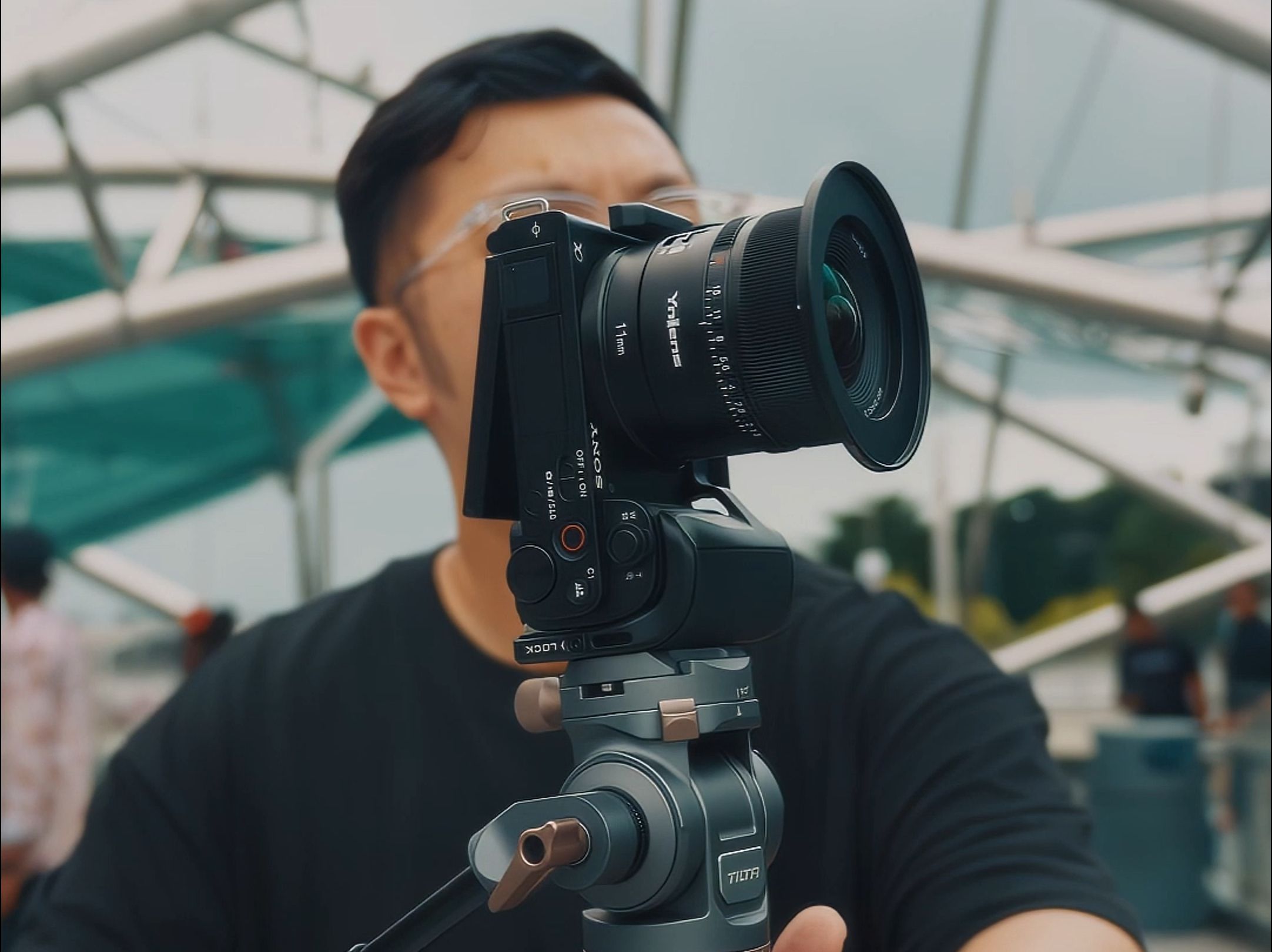 在 新加坡 Citywalk ！ ｜铁头 VT05 旅行三脚架｜-TILTA铁头-TILTA铁头-哔哩哔哩视频