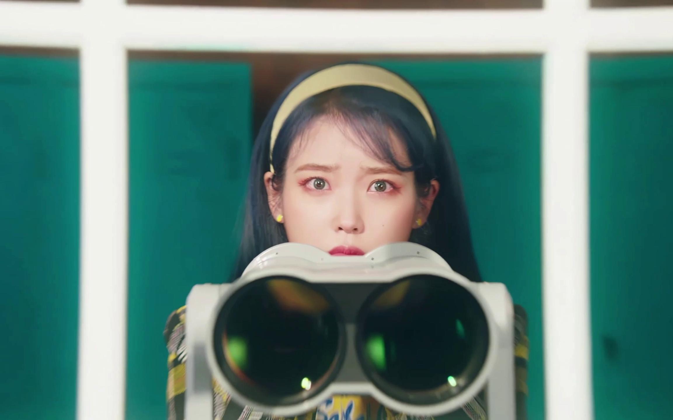 你喜欢iu女神《Blueming》的MV版还是现场版？_哔哩哔哩_bilibili