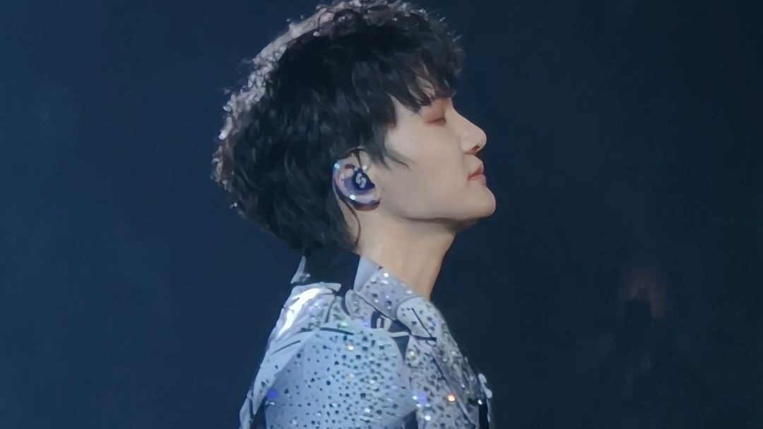 【周深】世巡吉隆坡站《虚构》【周深9.29Hz世界巡回演唱会·吉隆坡站Day2】_饭拍-周深资讯站-周深资讯站-哔哩哔哩视频