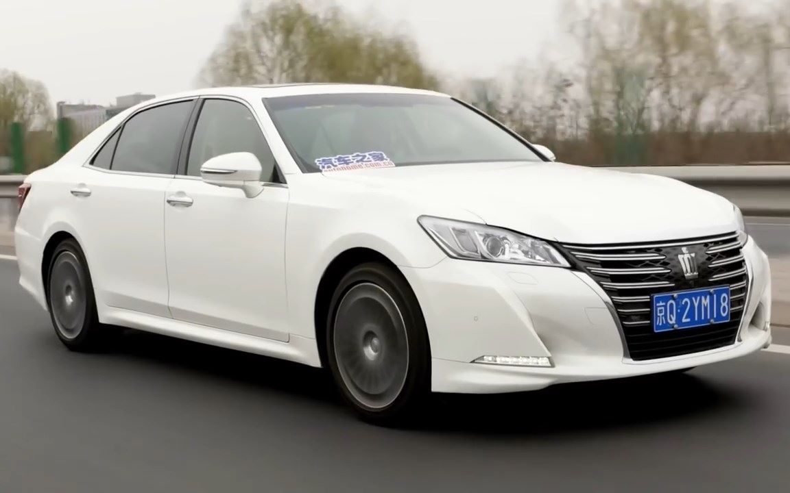 2016日系中大型车代表作 对比试驾丰田皇冠2.0T vs.雷克萨斯ES200_哔哩哔哩_bilibili