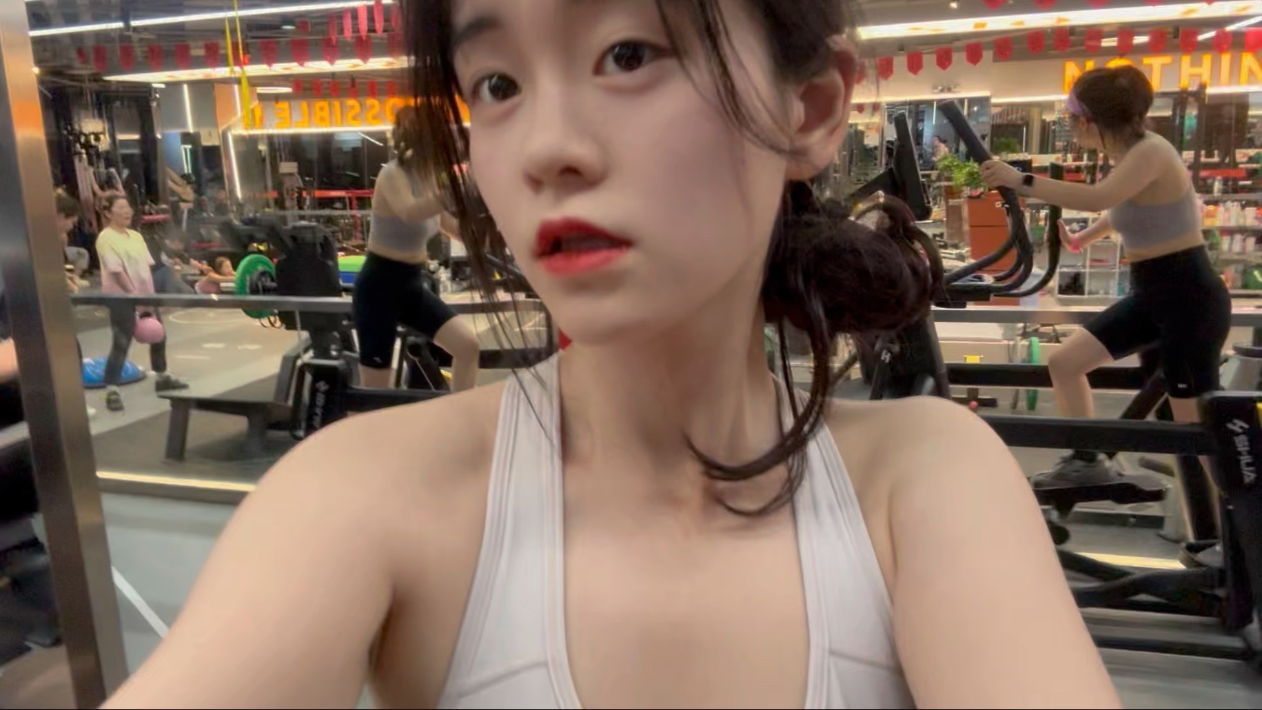 你的异地恋女友日常报备：吃过敏了+去医院查激素+学习+健身房+啫啫煲-YY的日常报备鸭-YY的日常报备鸭-哔哩哔哩视频