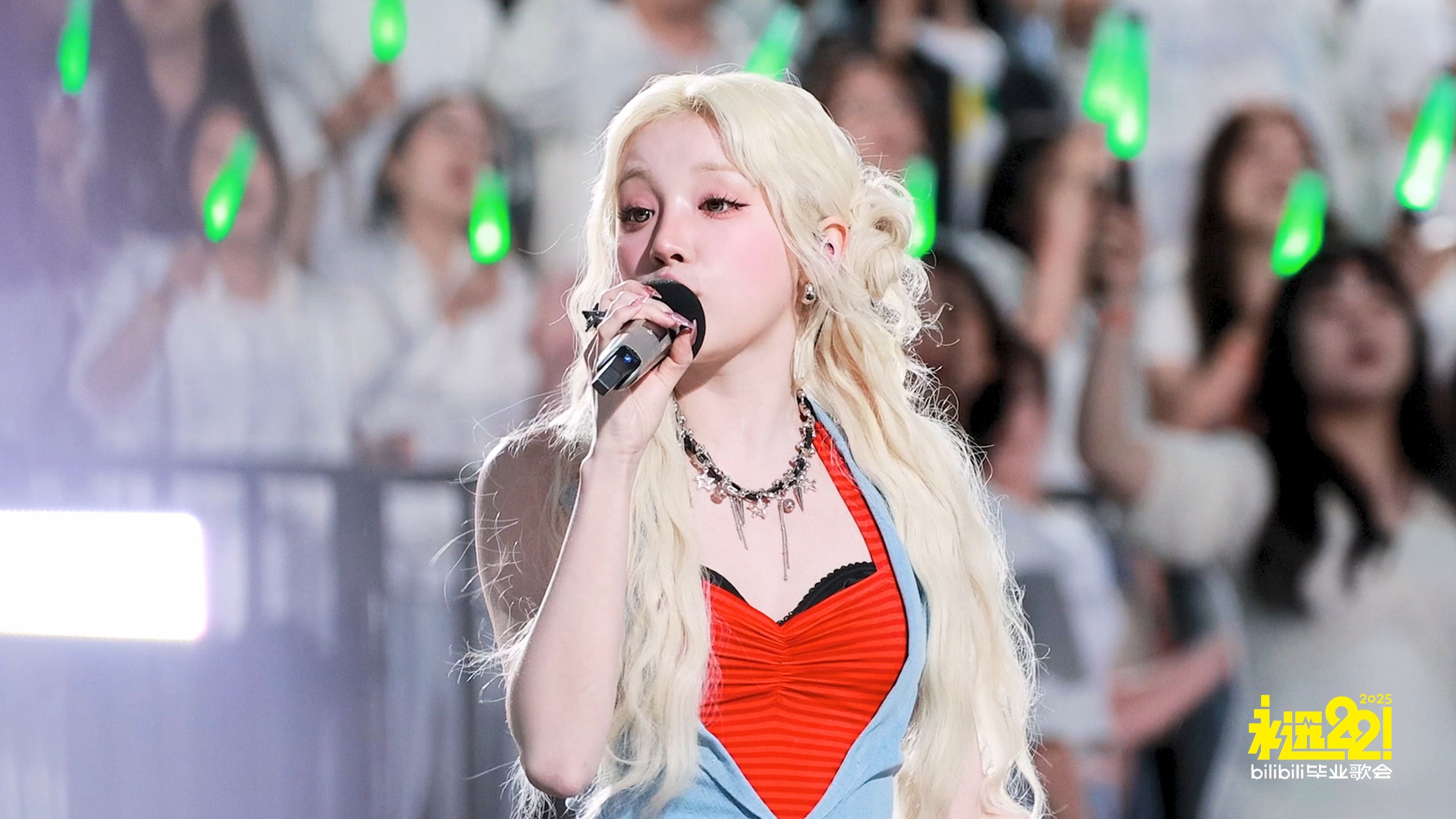 2025B站毕业歌会精彩闪回！每个瞬间都是最好的青春模样！-哔哩哔哩毕业歌会-哔哩哔哩毕业歌会-哔哩哔哩视频