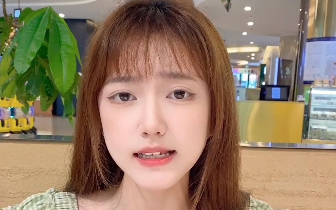 假装和女友闺蜜很暧昧,女友生气了,但又没完全生气? 妮妮吃不饱i 妮妮吃不饱i 哔哩哔哩视频