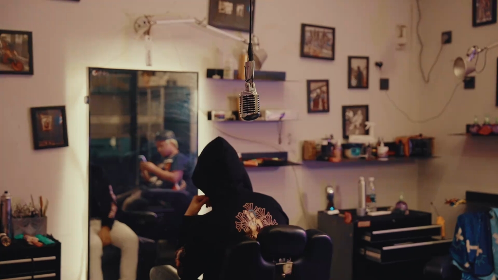 提到贝贝谢帝！ BOBBYNOPEACE Vansdaddy《I Need A Boss Need A Bae》“谢帝听过我的歌 我的冲劲可以再狠一点”-Time2bAman-2024-哔哩哔哩视频