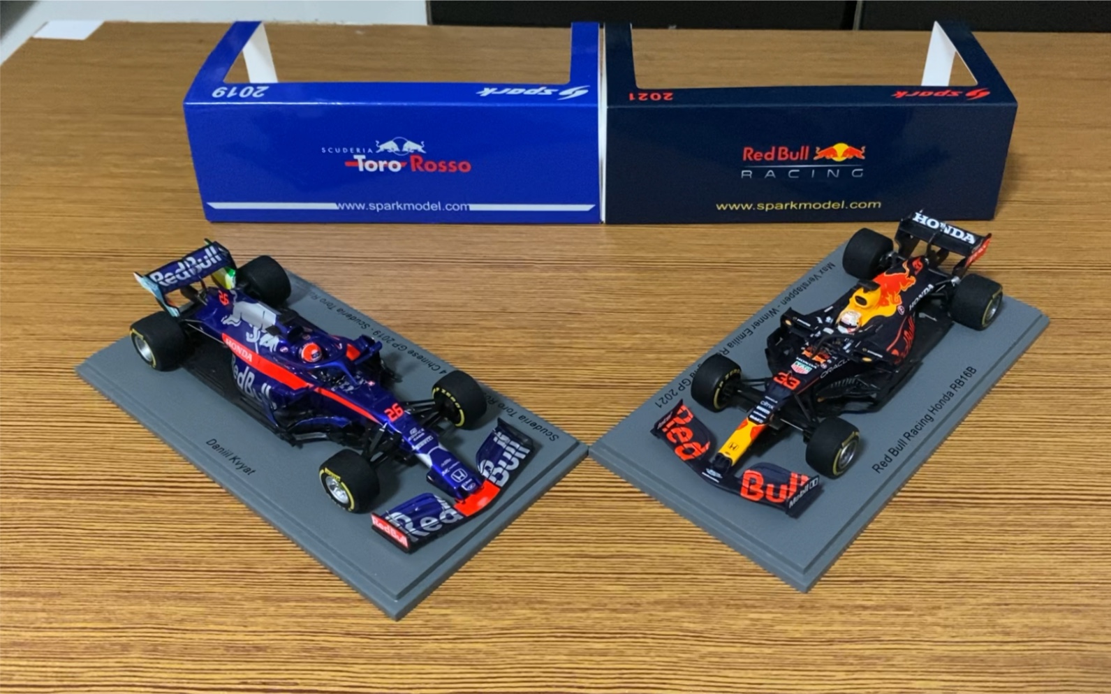 F1 Vlog 1 Toro Rosso STR14 VS Redbull RB16B bilibili f1-vlog-1-toro-rosso-str14-vs-redbull-rb16b-bilibili