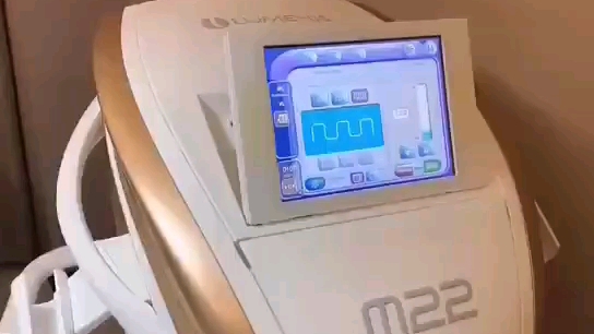 【M22第七代的优势】M22第七代称为AOPT超光子，AOPT是OPT的升级版本，从波长和参数上可以进行更精细化的调节，在祛红和治疗痤疮方面，效果更胜一筹。_哔哩哔哩_bilibili