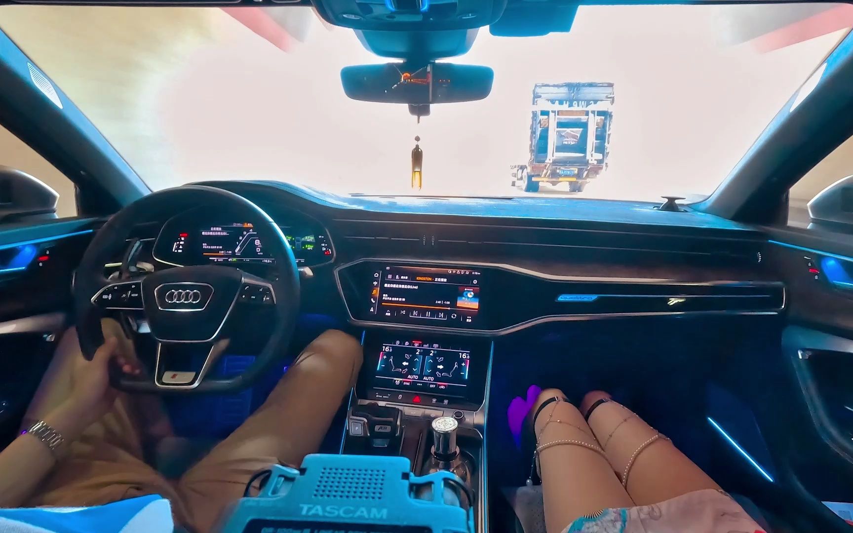 张杰《想见你想见你想见你(Live)》奥迪A6L大B&O音响 《A6L大bo全网首发》（录音笔正中录制）（动态录制）-奥迪A6L大BO音乐台-奥迪A6L大BO音乐台-哔哩哔哩视频