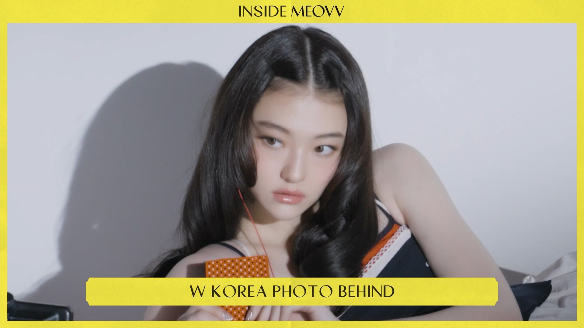 INSIDE MEOVV | W KOREA (VOL.4 APRIL 2025) PHOTO BEHIND-MEOVV_TBL-MEOVV_TBL-哔哩哔哩视频
