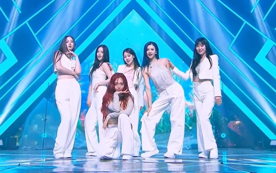 230718 Queendom Puzzle - Overwater (到婲, 李受珍, Fye, 李知禹, 尹舒妍, 白间美瑠) 纯享版+舞台