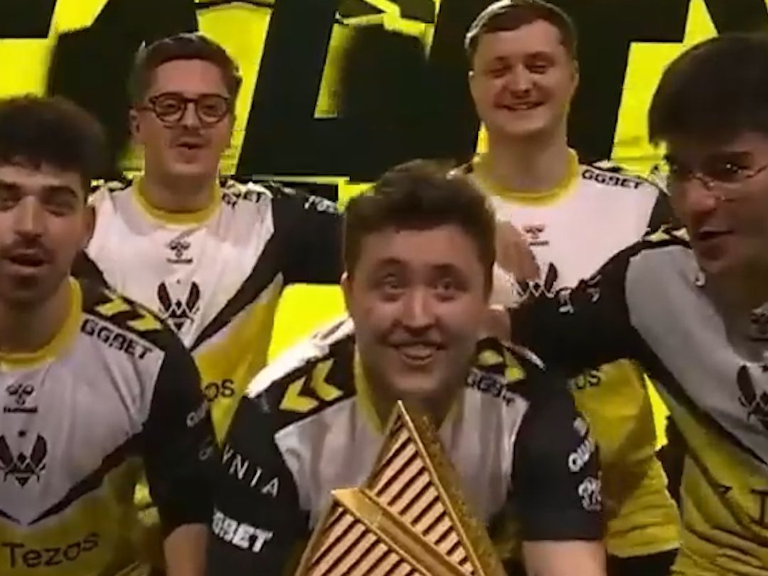 起飞 大黄蜂！-CSGO-QUQU-CSGO-QUQU-哔哩哔哩视频