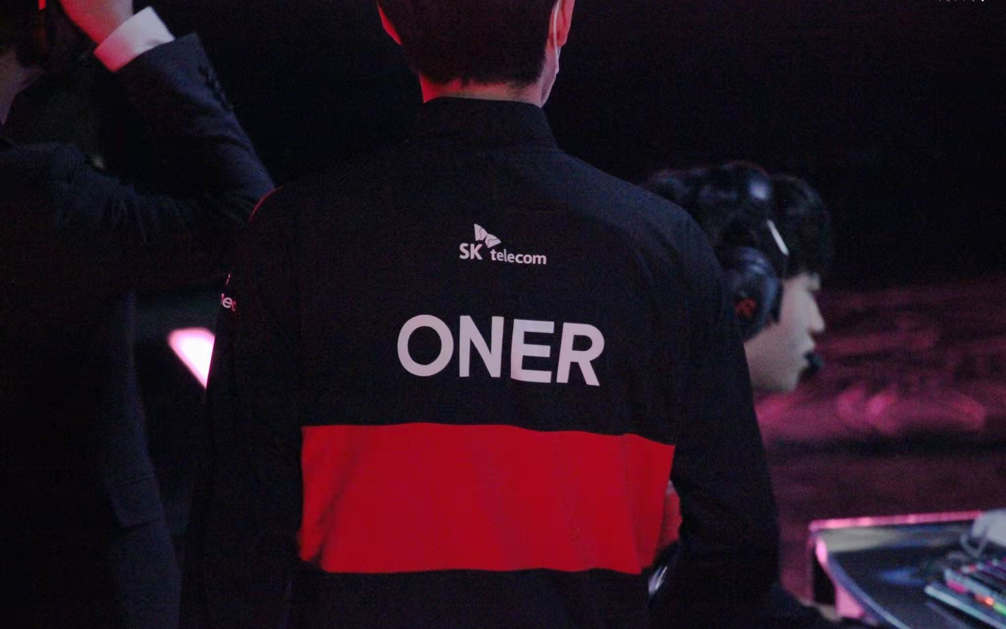 【T1 Oner】Put It On Me| 迟到的一周年纪念与回忆/一周年混剪_哔哩哔哩_bilibili