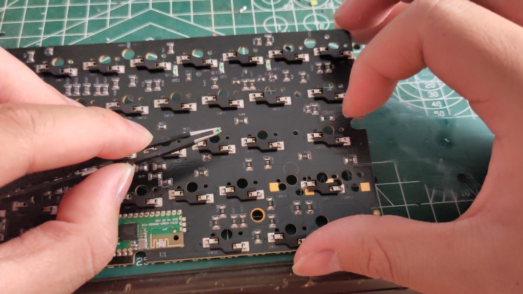 CIY68和61没有大小写指示灯怎么办 指示灯加装教程_哔哩哔哩_bilibili