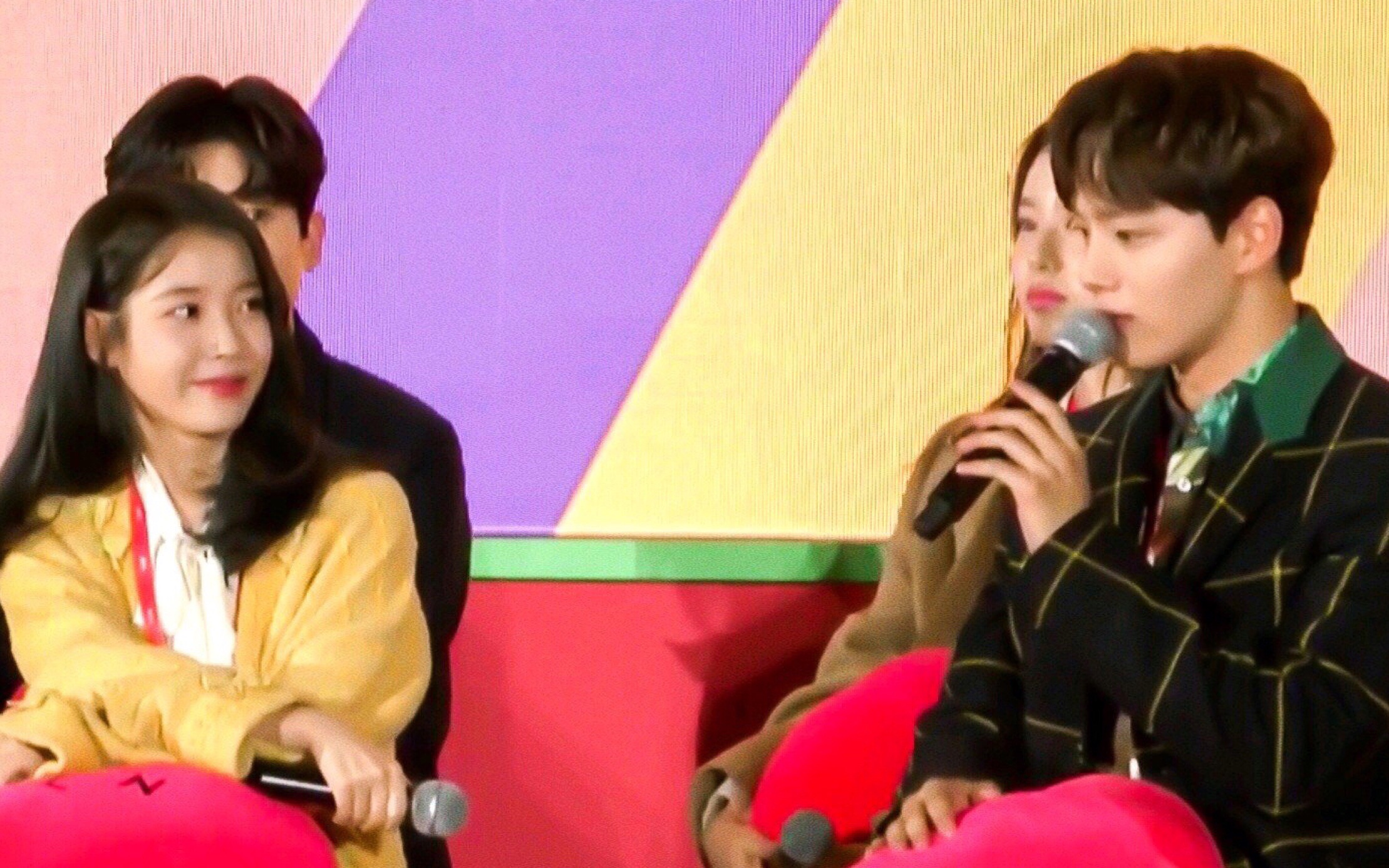 【IU李知恩&吕珍九】满灿cp 年末tvN快乐展|多视角|甜向_哔哩哔哩_bilibili