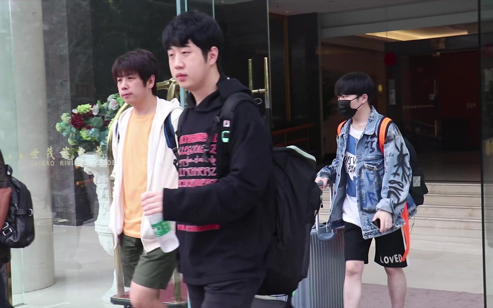 【LOL】iG出征花絮：S8我们来啦！_哔哩哔哩_bilibili