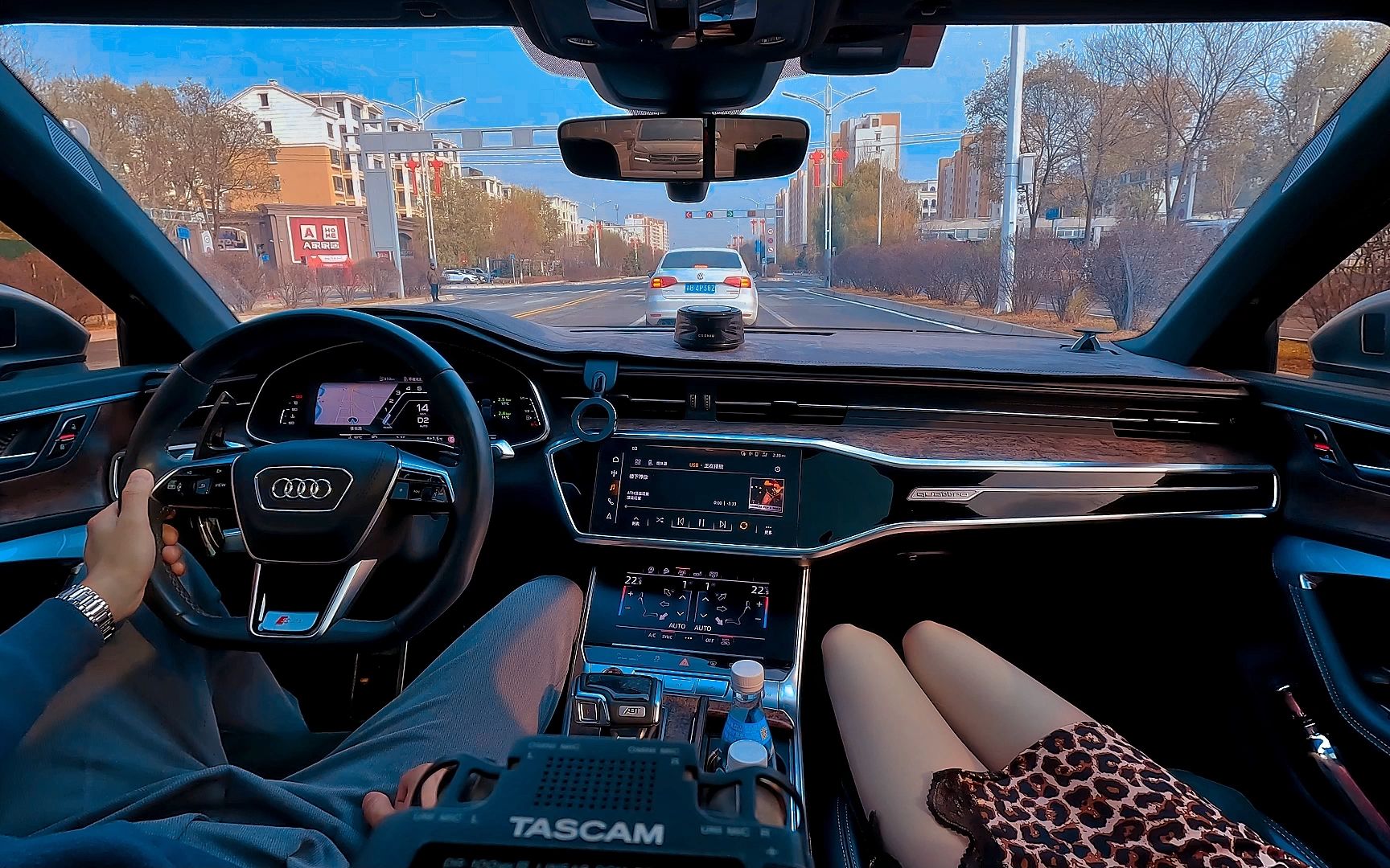 ATM顶级玩家《楼下等你》奥迪A6L大B&O音响 《A6L大bo全网首发》（录音笔正中录制）（动态录制）-奥迪A6L大BO音乐台-奥迪A6L大BO音乐台-哔哩哔哩视频