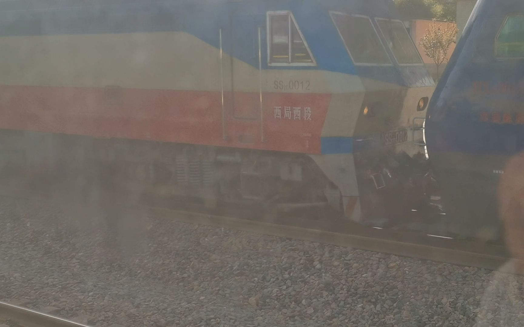 20210505_084650 西局新段HXD3-0151+西局西段SS7D-0012牵引6063次（宝鸡-广元）到达秦岭车站_哔哩哔哩_bilibili