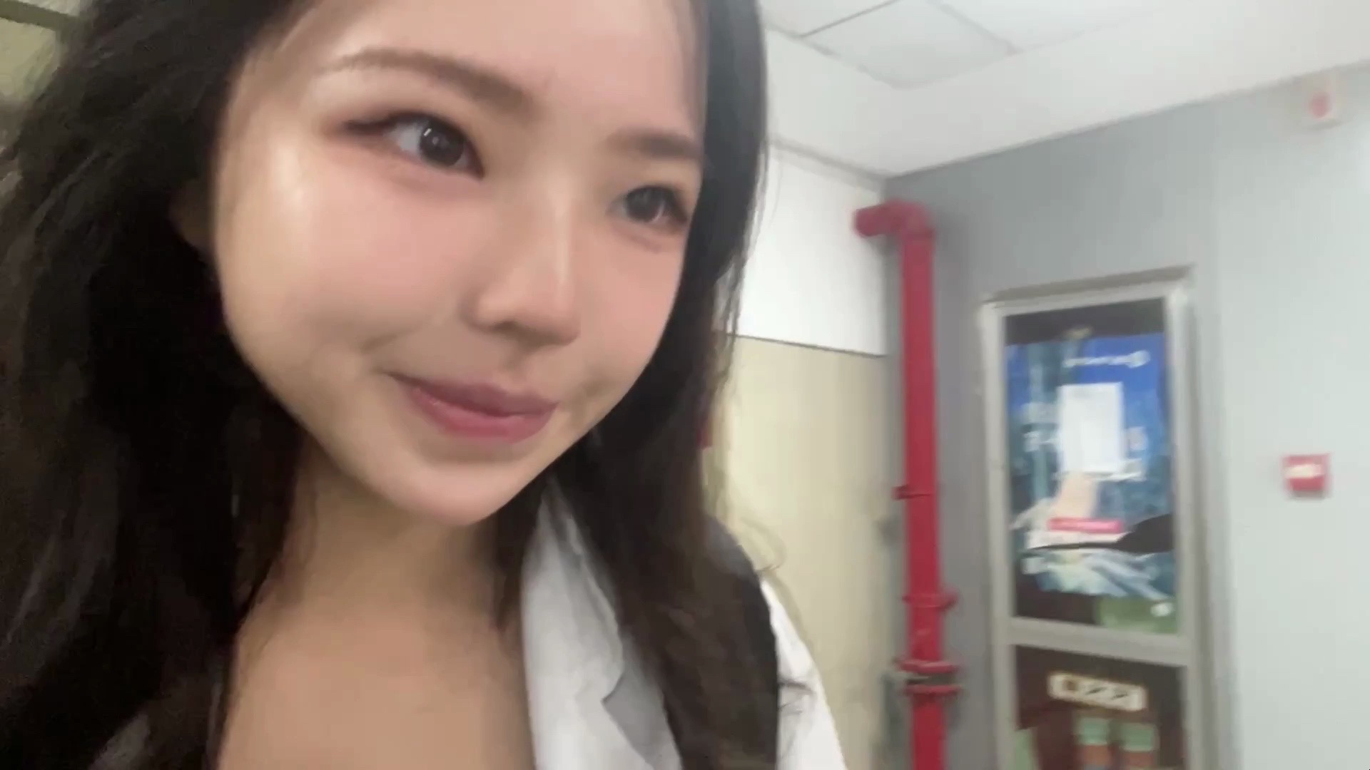 凭什么我们大学没有暑假？？985这么卷吗？现在的小偶像居然还要做科研-今渔13-今渔13-哔哩哔哩视频