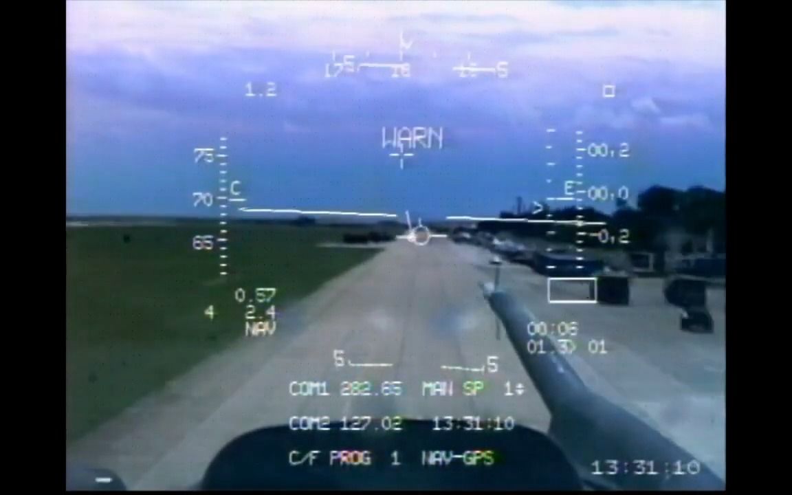 HUD视角看MiG-21超低空通场_哔哩哔哩_bilibili