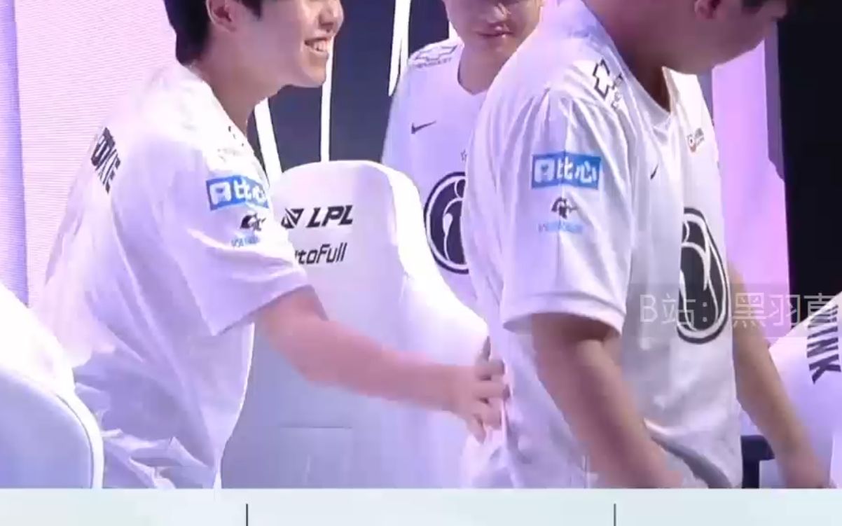 【中字】日本解说看LPL夏季赛开幕战 IG vs SN第三场_英雄联盟