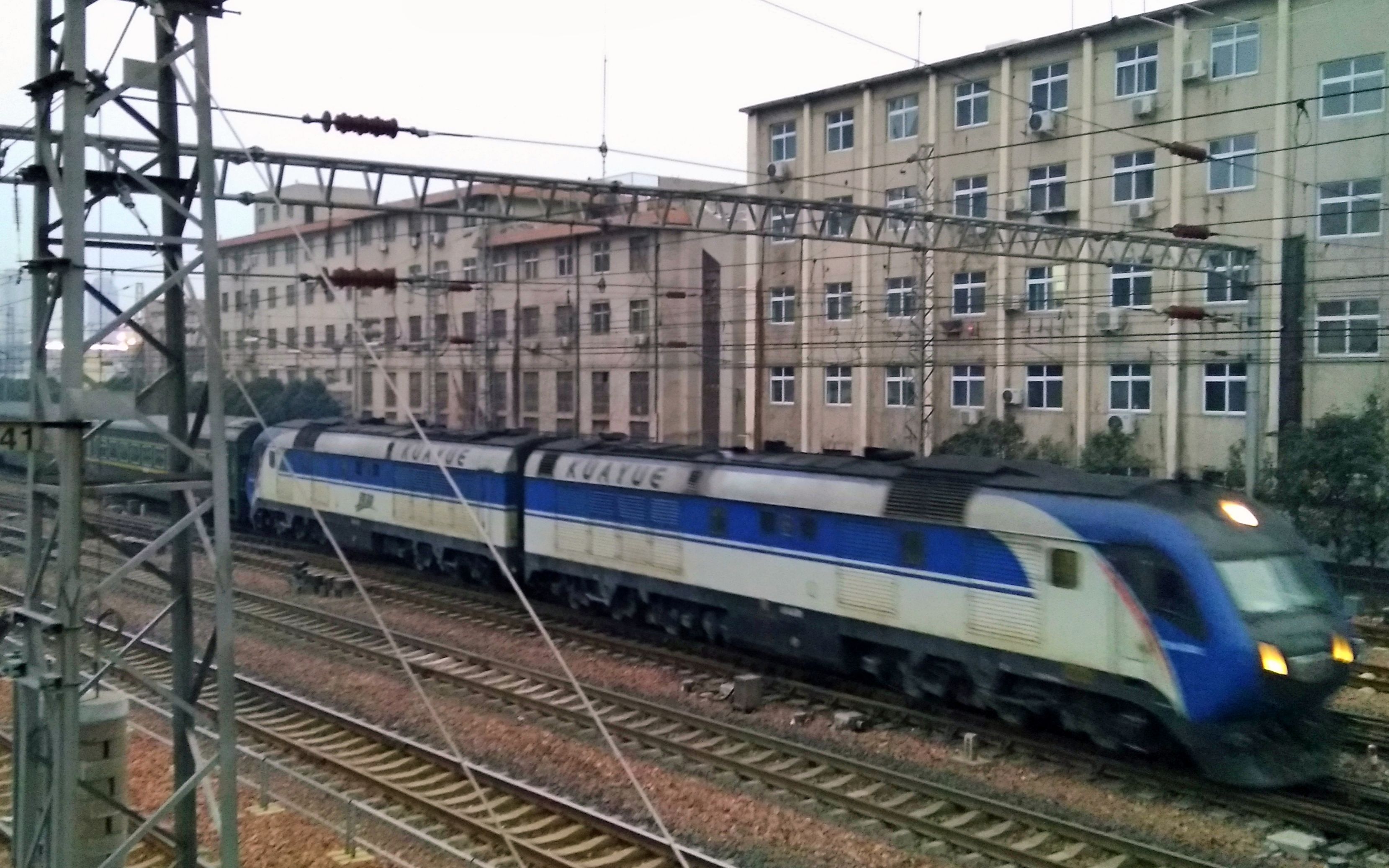 Z4176出郑州站 DF11G+BSP_哔哩哔哩 (゜-゜)つロ 干杯~-bilibili