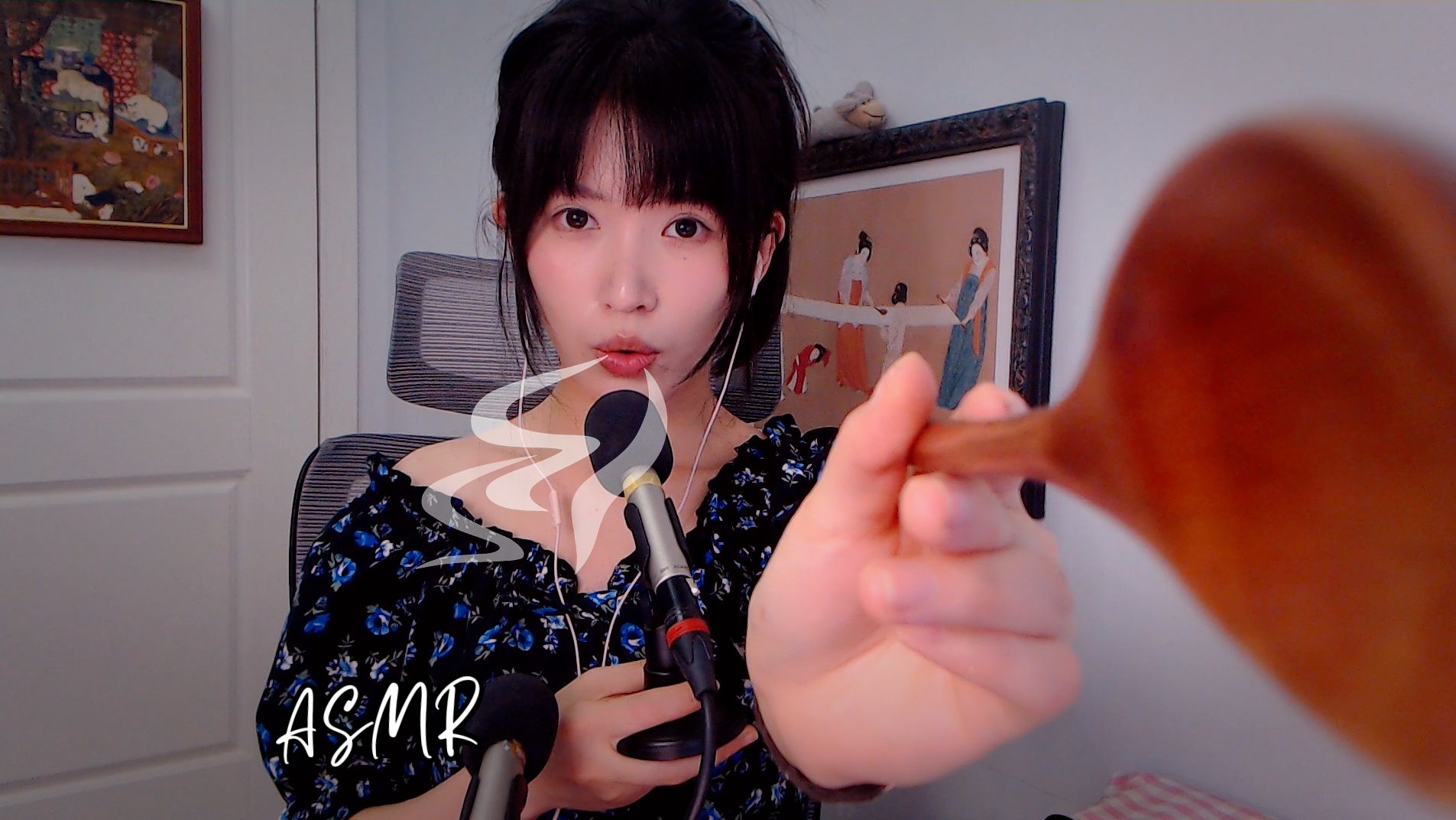 ASMR温热贴耳吹气 酥痒呢喃嗷呜 木勺挖耳朵-芝麻对辣-芝麻对辣-哔哩哔哩视频