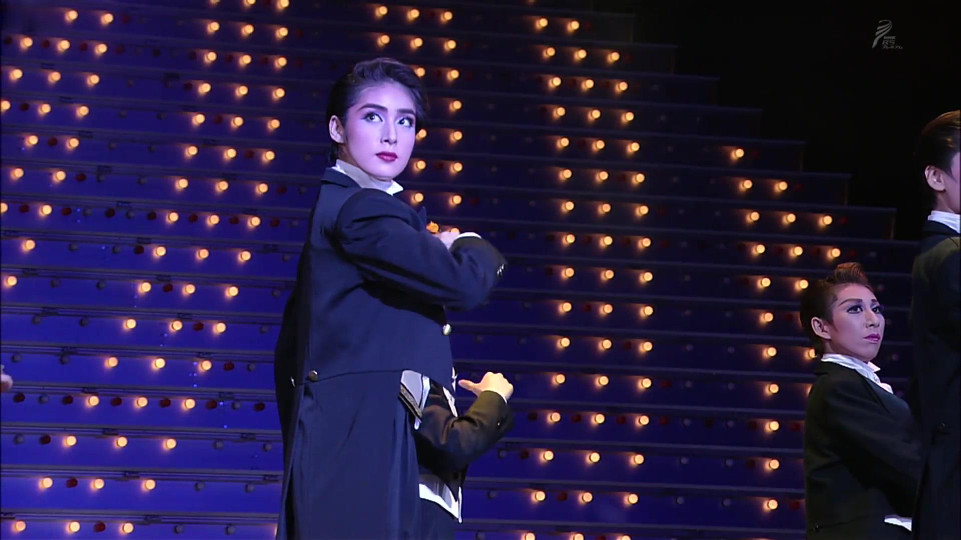 天海祐希－TAKARAZUKA OLE（大阶段舞）_哔哩哔哩 (゜-゜)つロ 干杯~-bilibili