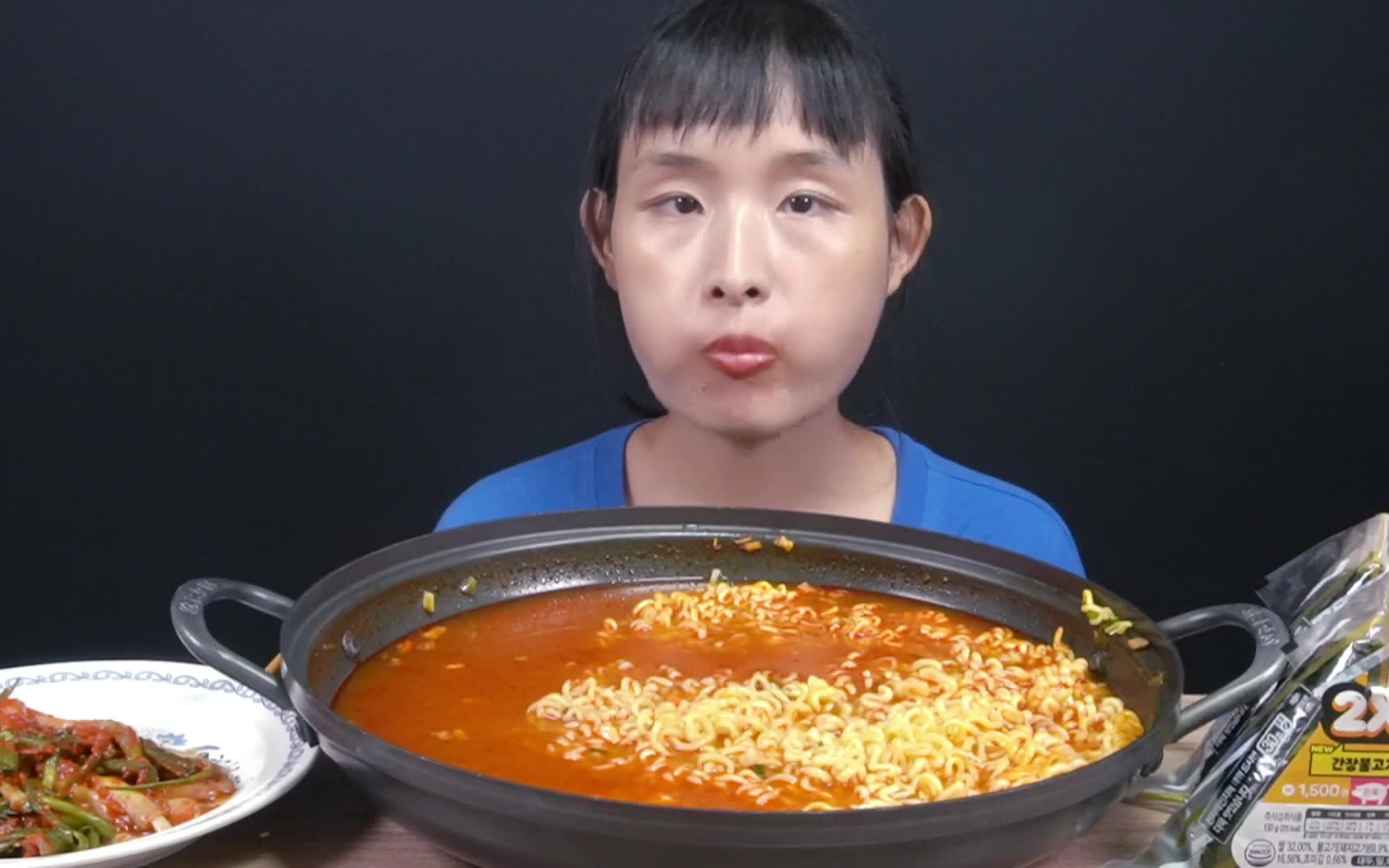 20230813-[朴素姐] 你姐怕是还有一仓库的泡面广告没做-旼旼好可爱-旼旼好可爱-哔哩哔哩视频