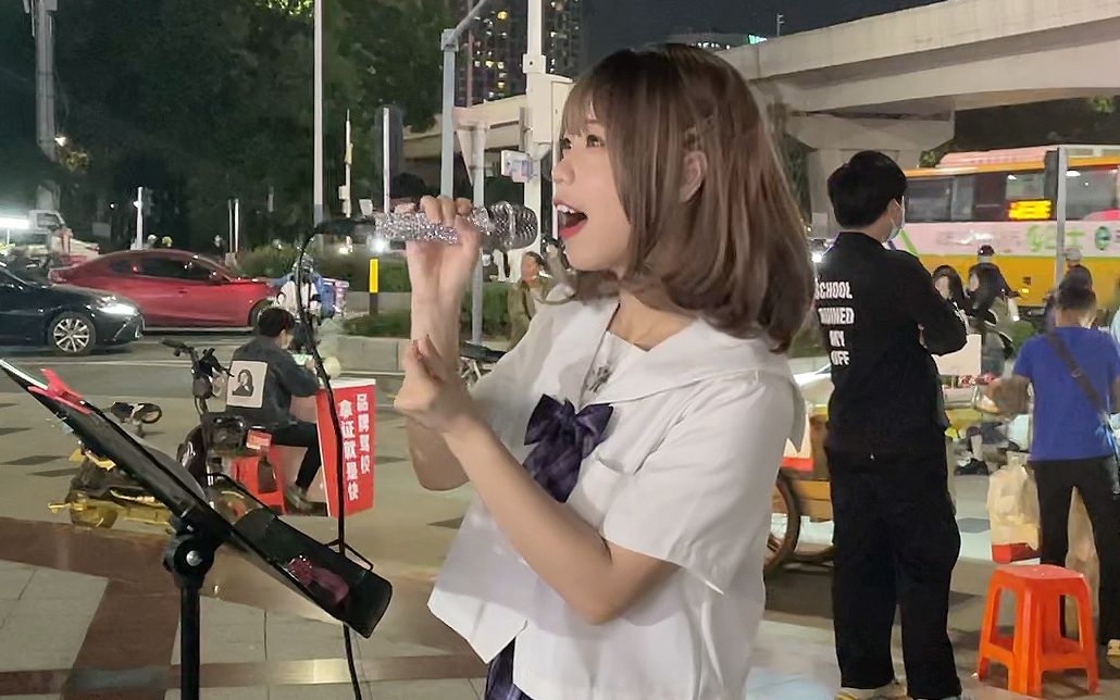 LoveLive战歌起！女孩在街头唱《START:DASH!!》！-樱萍Apple-樱萍Apple-哔哩哔哩视频