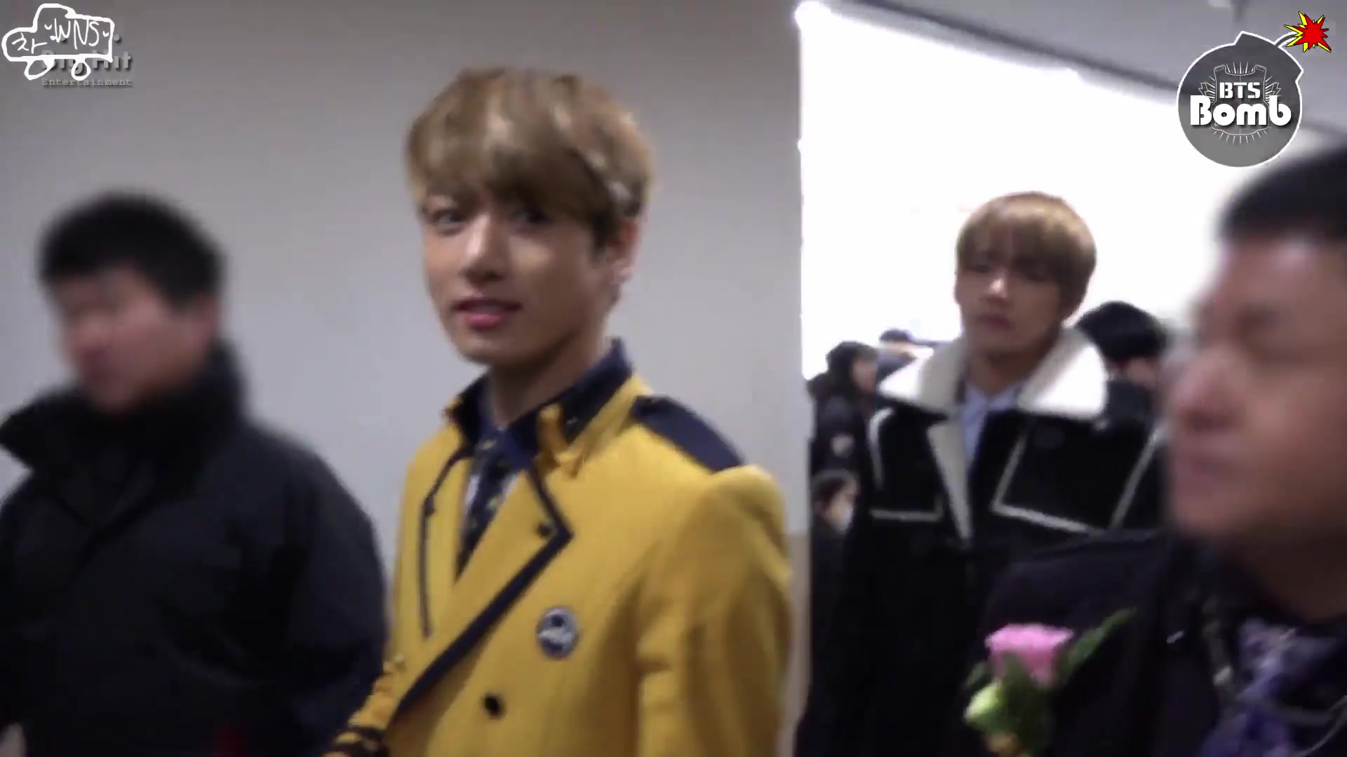 【WNS中字】170316 [BANGTAN BOMB] 为庆祝柾国毕业防弹少年团一起去高中毕业典礼_哔哩哔哩_bilibili