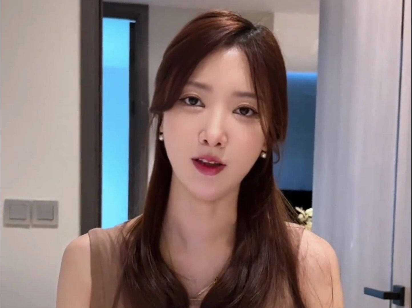 我女友好像怀孕了？？？ #情侣日常 #千万生活dou来拍 #男友视角 #女朋友-夏天和辰辰my-夏天和辰辰my-哔哩哔哩视频