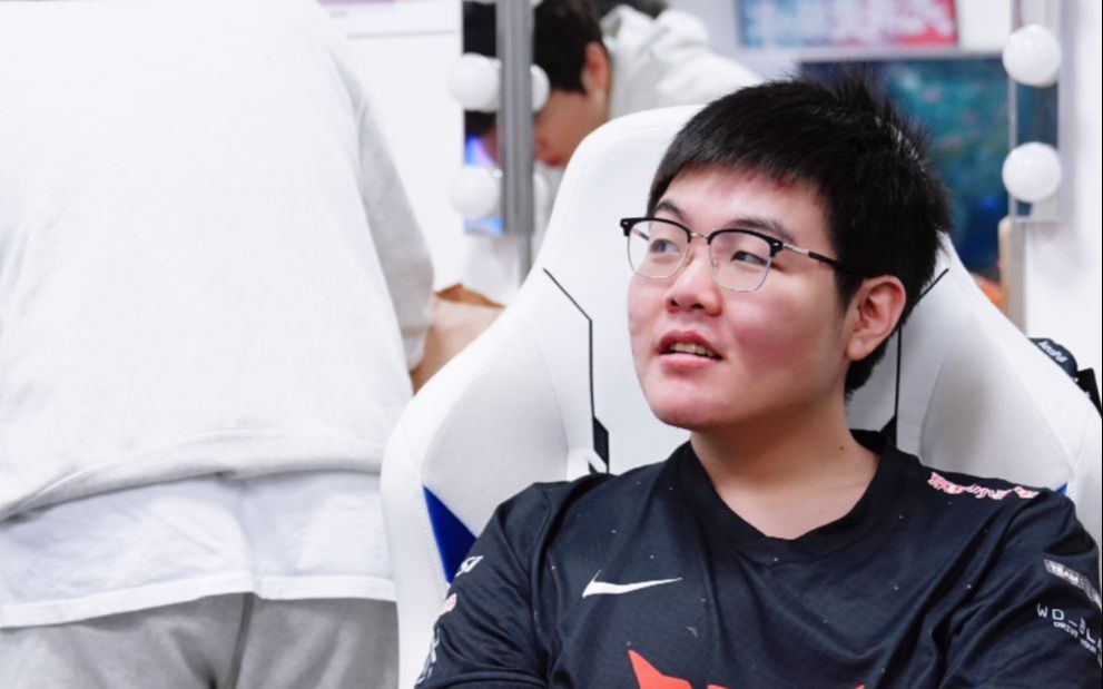 洗369的 下赛季他去你主队｜369剑魔杀翻DK集锦_英雄联盟_精彩集锦