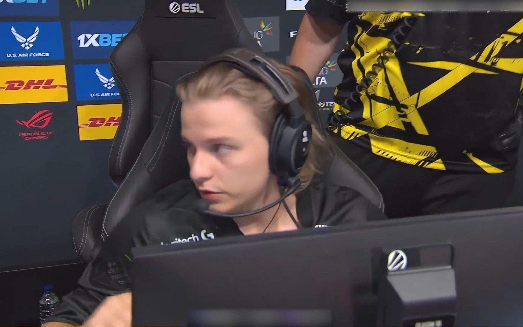 世界级名场面 Aleksib喷泉战神-CSGO-CSBOY-CSGO-CSBOY-哔哩哔哩视频