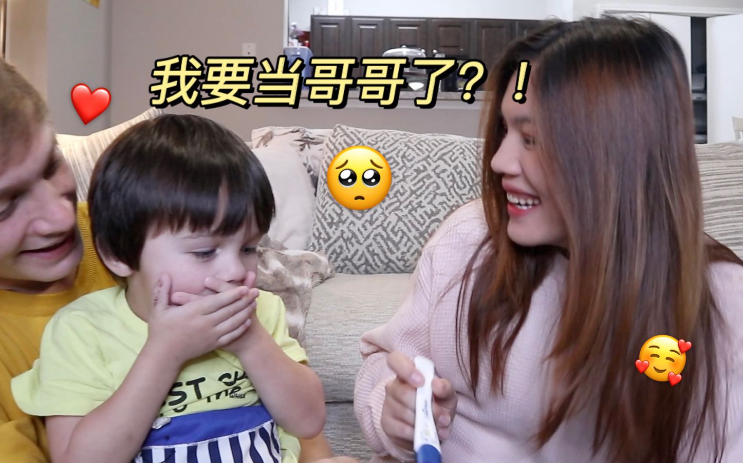 VLOGMAS｜酸酸知道自己当哥哥的反应？！外婆疯狂操作！-hellotina陈甜甜-hellotina陈甜甜-哔哩哔哩视频