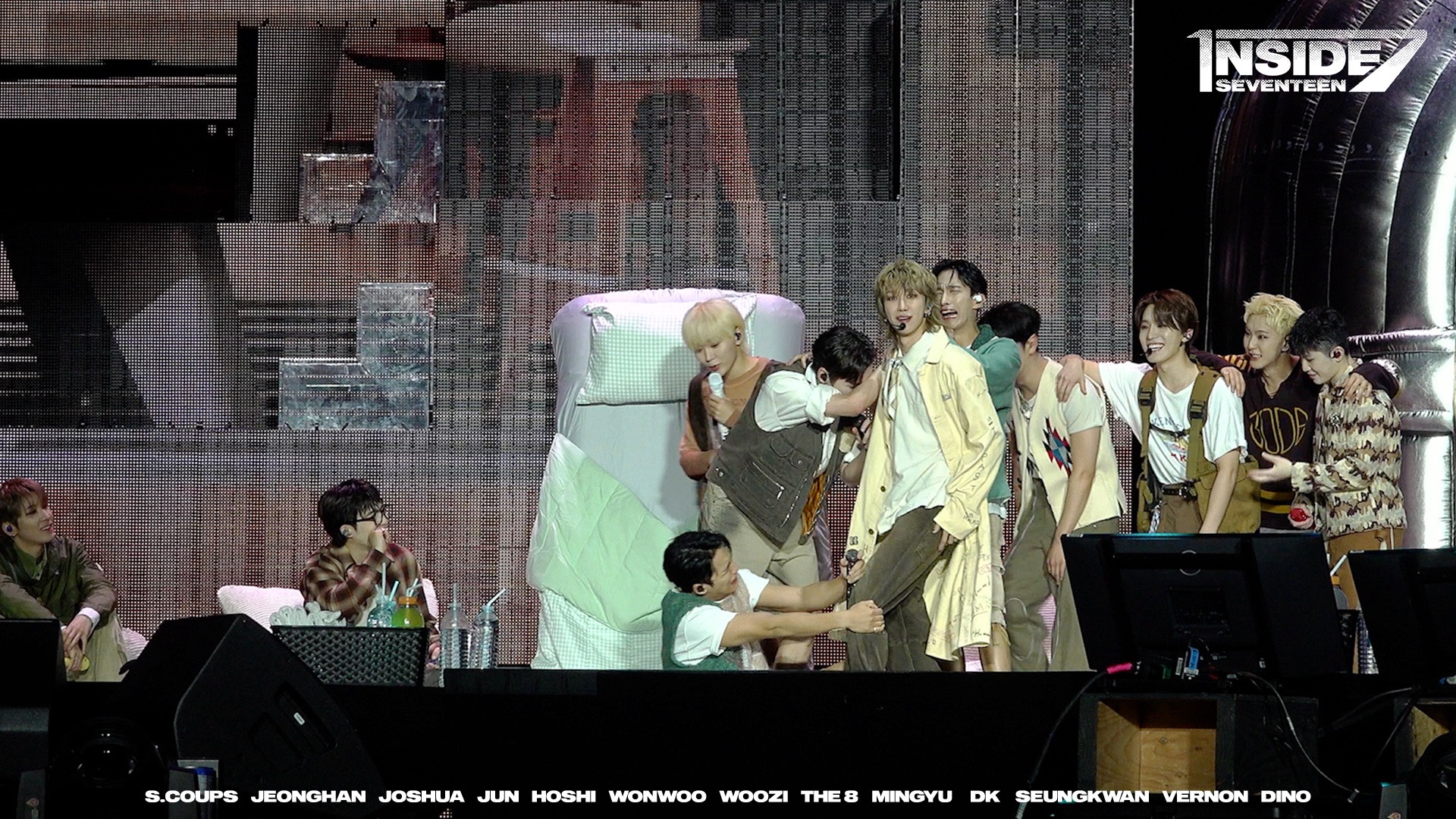 【SVT_ZER·0】[INSIDE SEVENTEEN] SEVENTEEN WORLD TOUR [BE THE SUN] 北美幕后 #4 零站中字-神明也会等光-inside花絮-哔哩哔哩视频