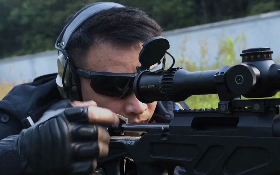 感受一下国产CS_LR4 7.62毫米狙击步枪是如何百米穿牙签的。_哔哩哔哩_bilibili