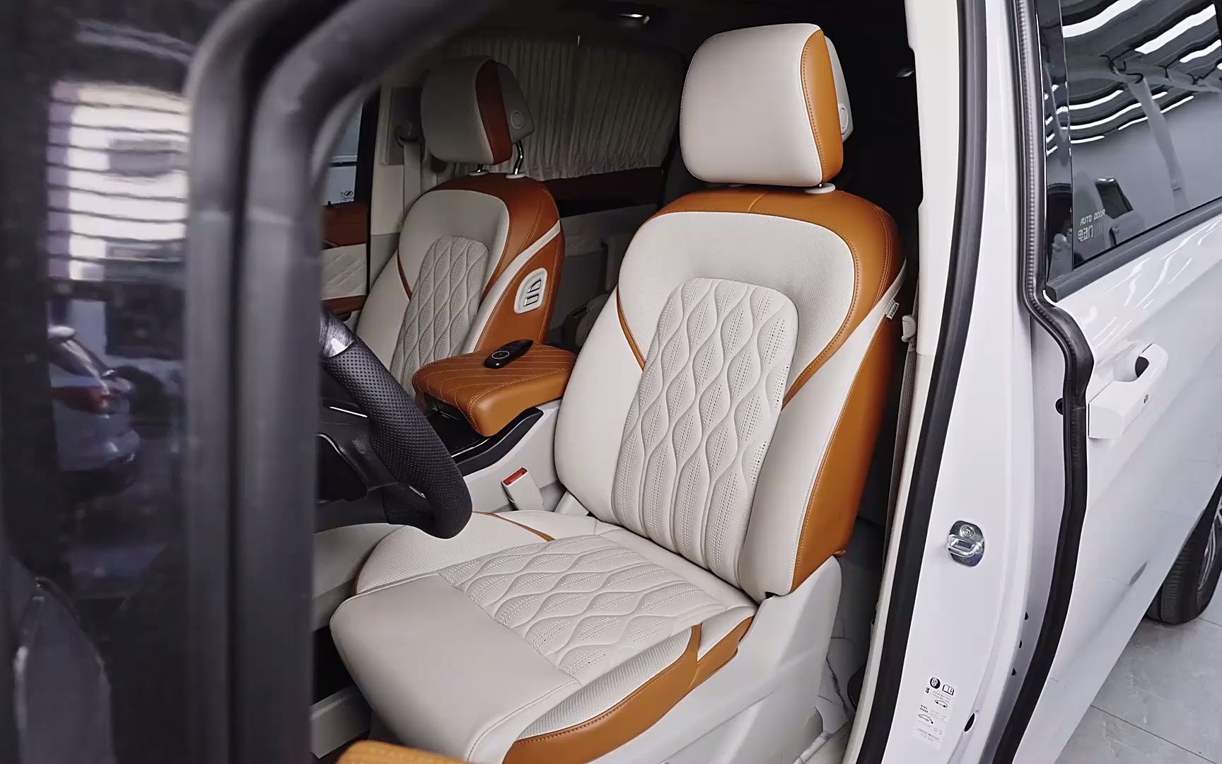 别克gl8低配改装版，内饰瞬间拉满高级感！_哔哩哔哩_bilibili