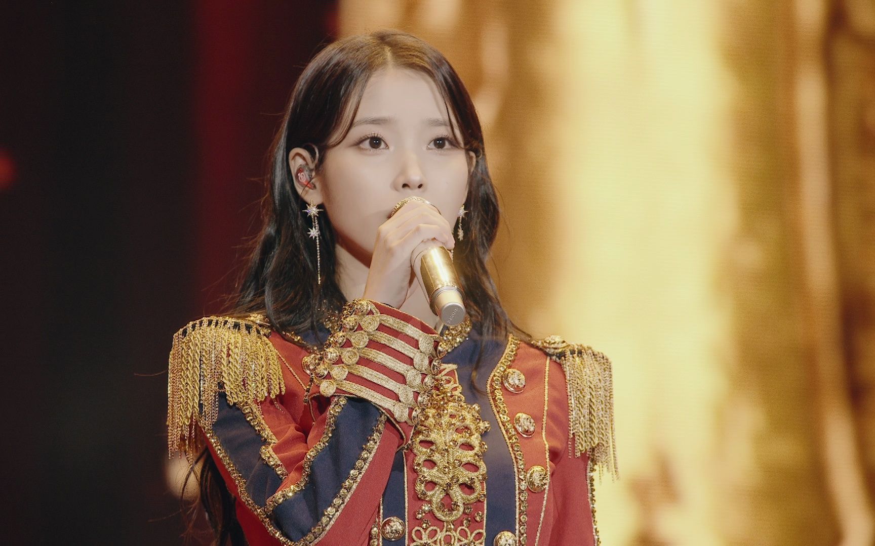 【IU】【onlyU字幕组】220930 IU eight Live Clip (2022 IU Concert 'The Golden Hour 4K 中字-得得得的儿-music 咯咯咯 ...