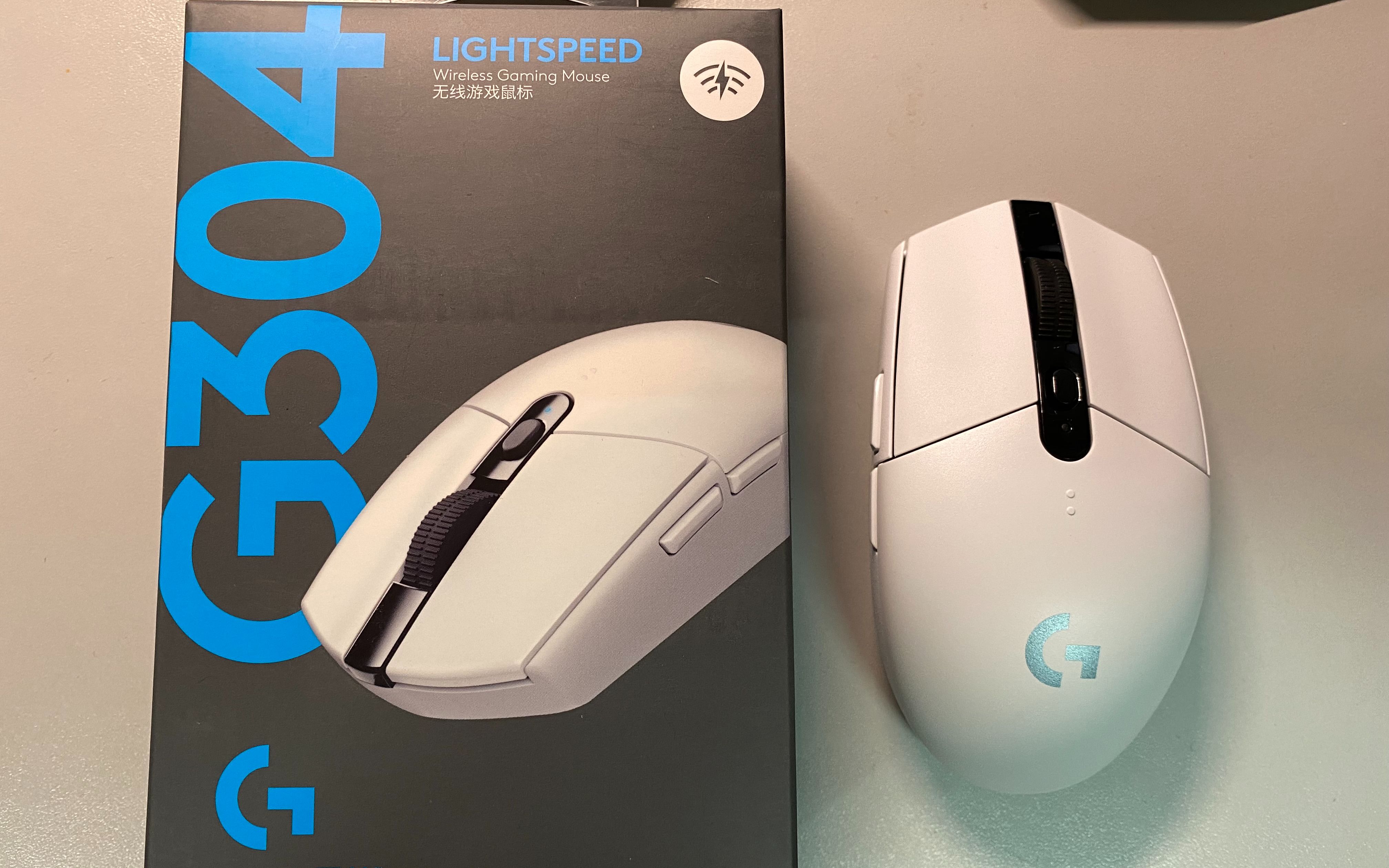 罗技G304白色快速开箱_哔哩哔哩_bilibili