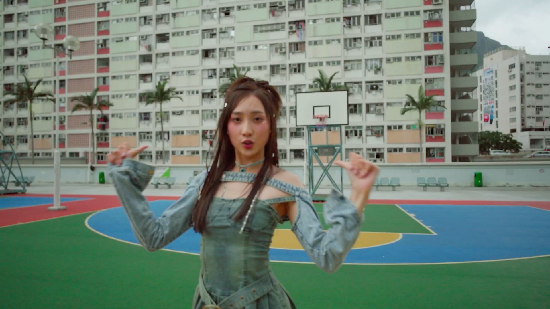 Yumi 钟柔美《y2k还衬我么?》Official MV-港乐新歌-港乐新歌-哔哩哔哩视频