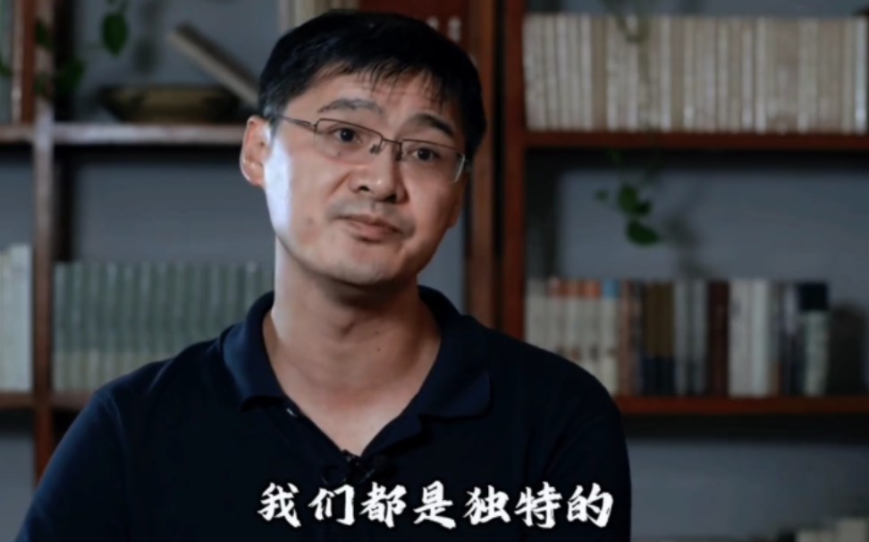 其实真正的送别没有长亭古道,没有劝君更尽一杯酒,就是在一个和平时一样的清晨,有的人留在昨天了。” 罗老师人生哲学观 罗老师人生哲学观 哔哩哔哩视频
