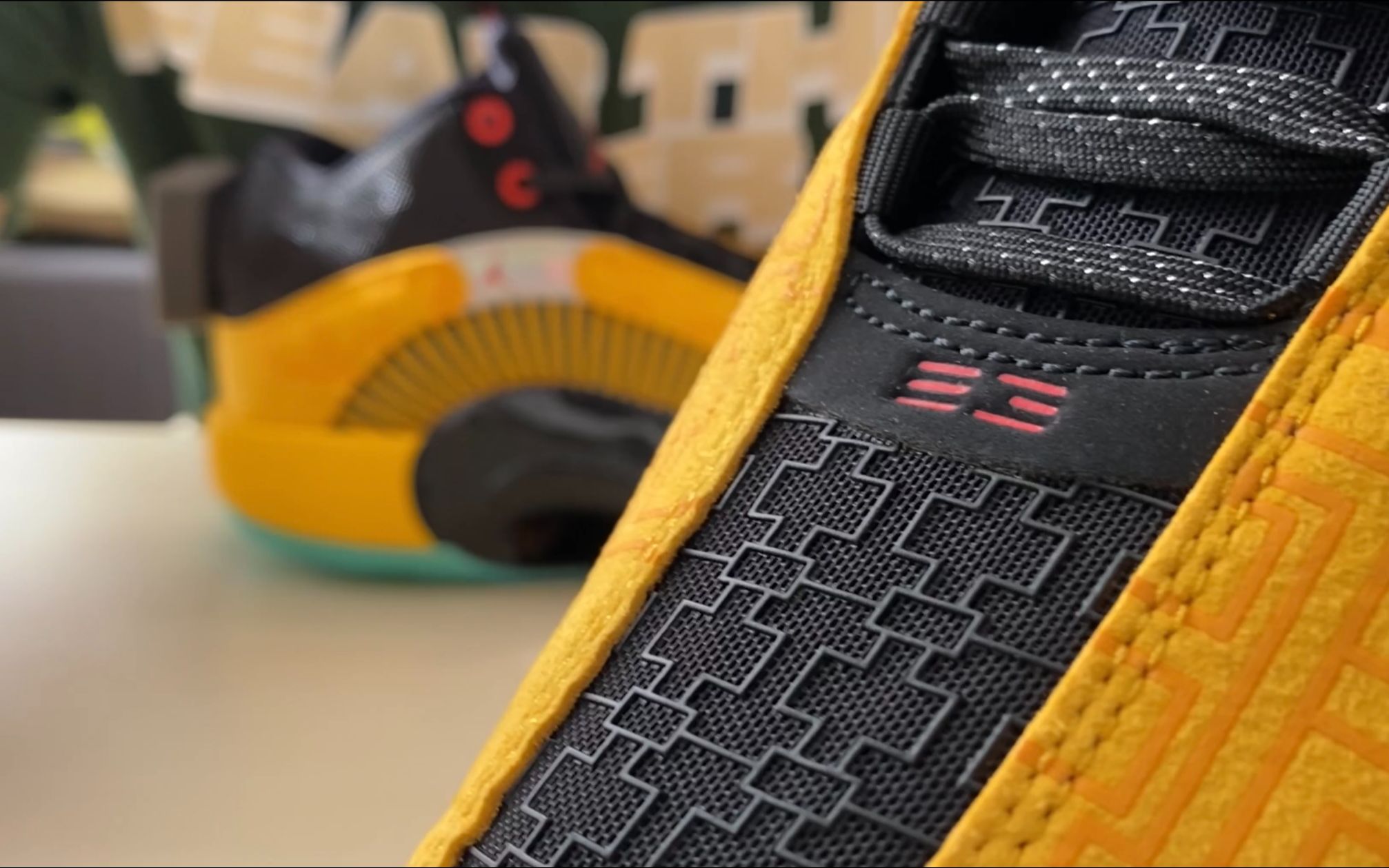 紫禁之巅 AJ35 故宫600周年特别版开箱_哔哩哔哩_bilibili