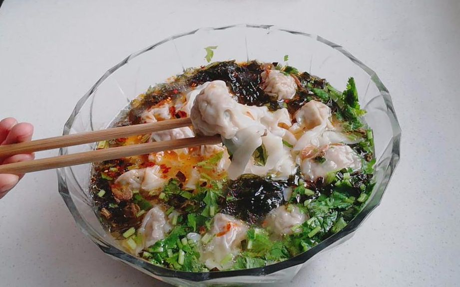 千里香馄饨,皮薄馅大,做法简单,老公吃了3大碗,太香了 哔哩哔哩 Bilibili