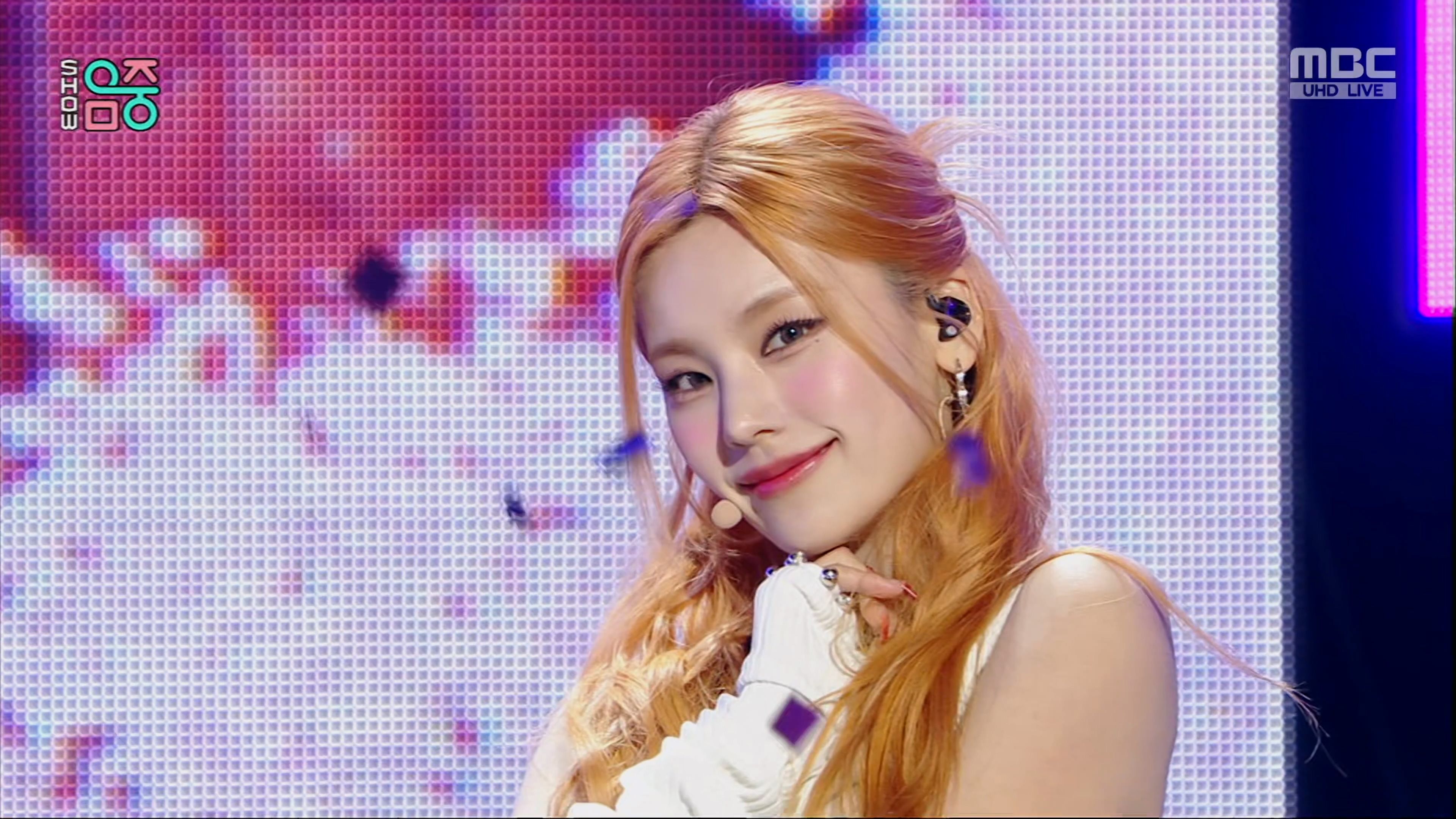 NewJeans《Super Shy + OMG》231120 公告牌颁奖礼 高清舞台-susen酱-默认收藏夹-哔哩哔哩视频