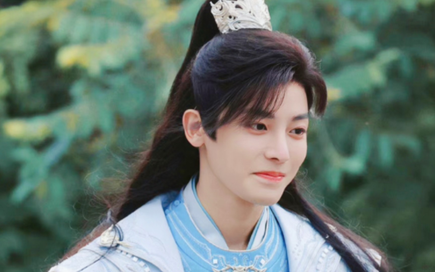 侯明昊百里东君最新路透|少年白马醉春风