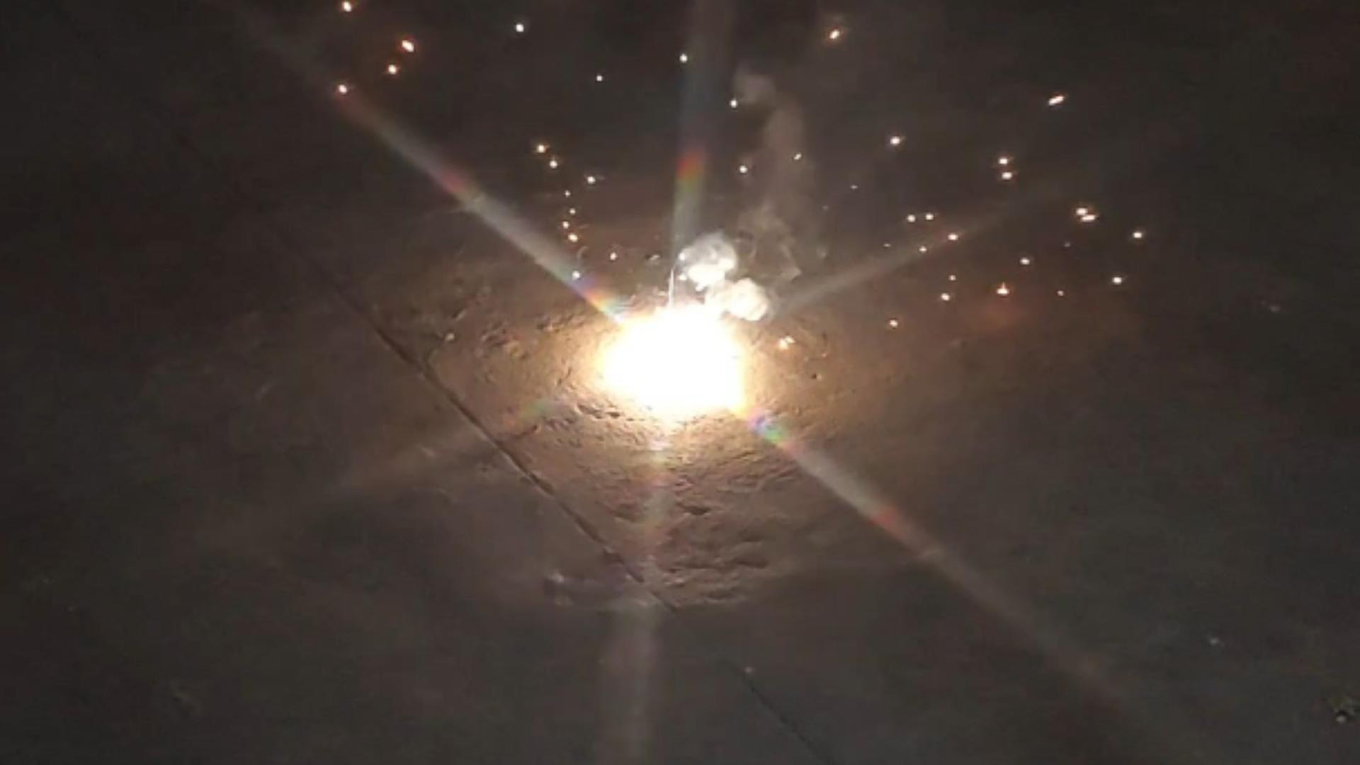 没有大烟花，整点迷你烟花放放-weeazn-weeazn-哔哩哔哩视频