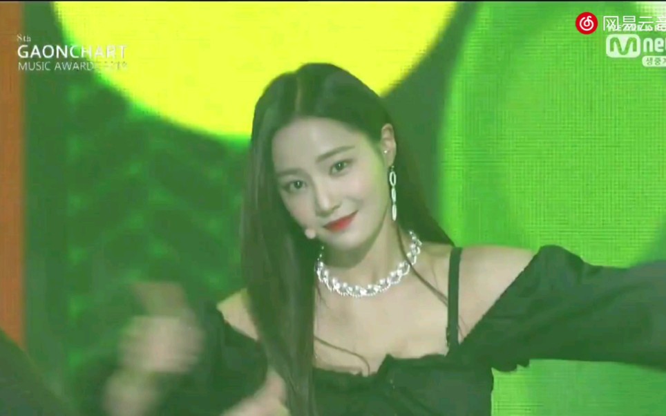 MOMOLAND【BBoom BBoom】_哔哩哔哩_bilibili