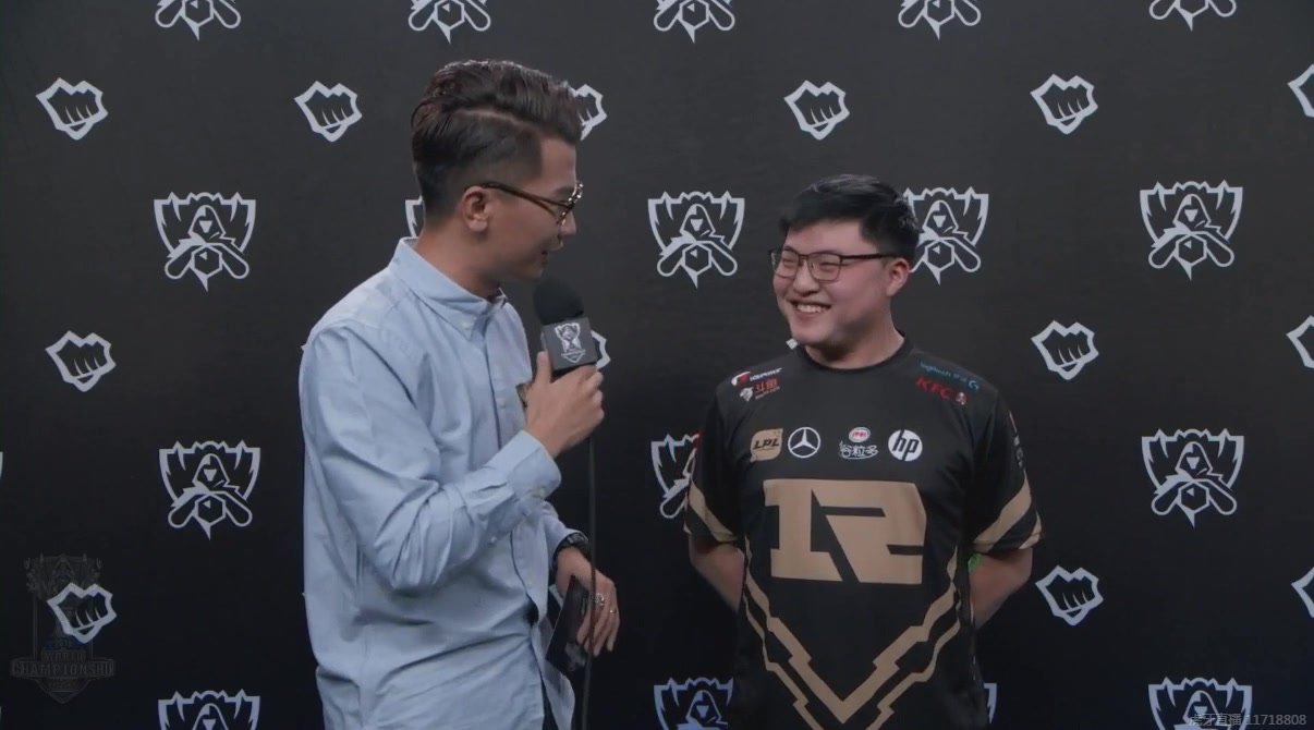 S8英雄联盟小组赛RNG采访UZI想吃泡面火腿肠谢谢从国内带来的朋友_哔哩哔哩_bilibili